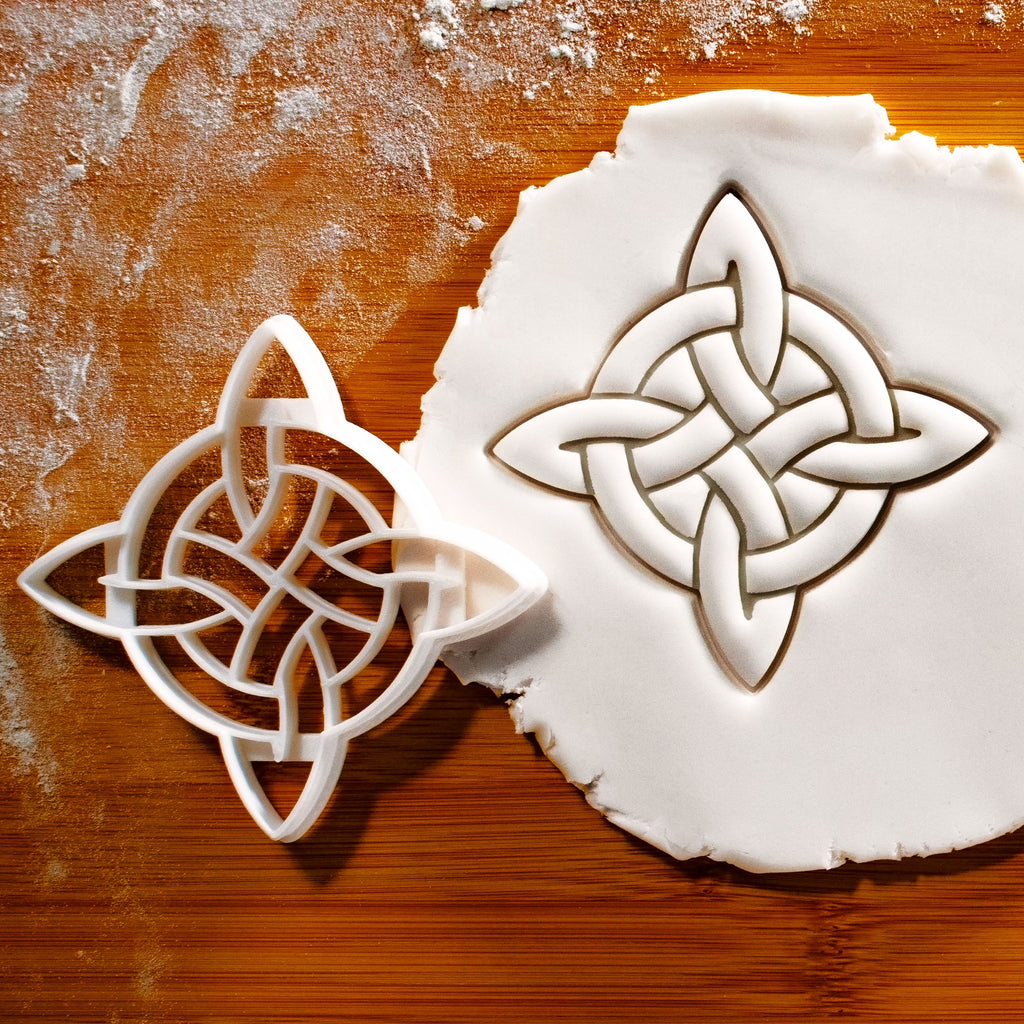 Witch Knot Cookie Cutter – Bakerlogy