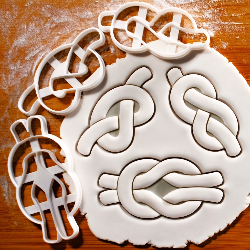 Introduction to Knots Cookie Cutters (3pcs) – Bakerlogy