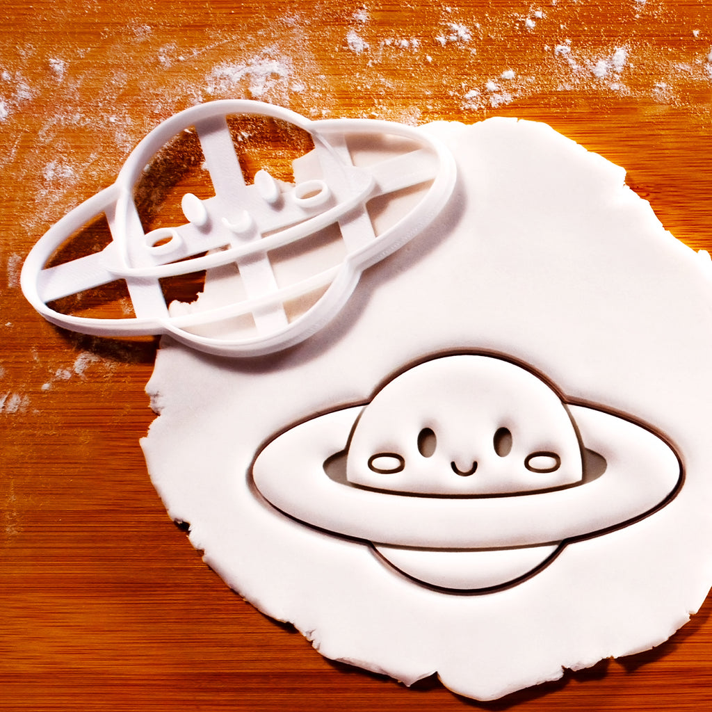 Cute Saturn Planet – Bakerlogy