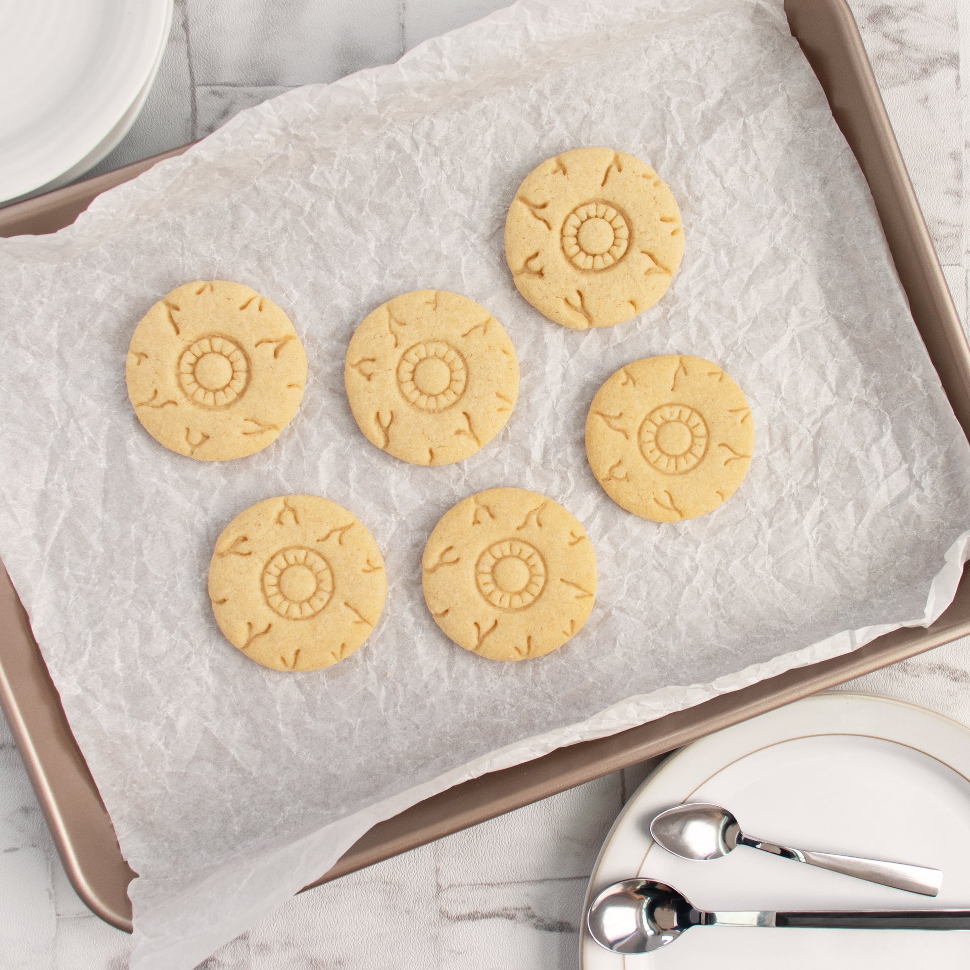 Eyeball Cookie Cutter - Front View – Bakerlogy