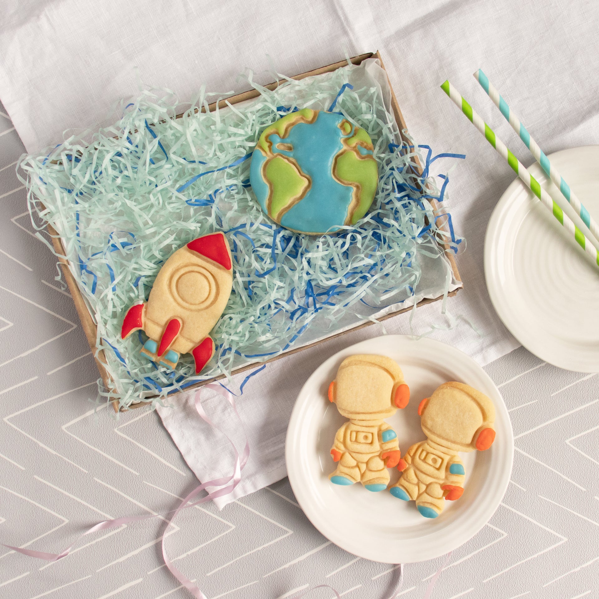 Set of Space Themed cookie cutters (Astronaut, Rocket & Earth) – Bakerlogy