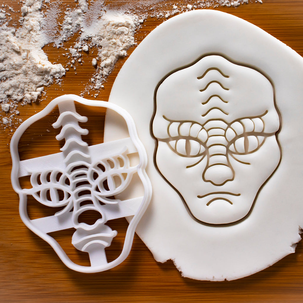 Reptilian Alien Cookie Cutter – Bakerlogy