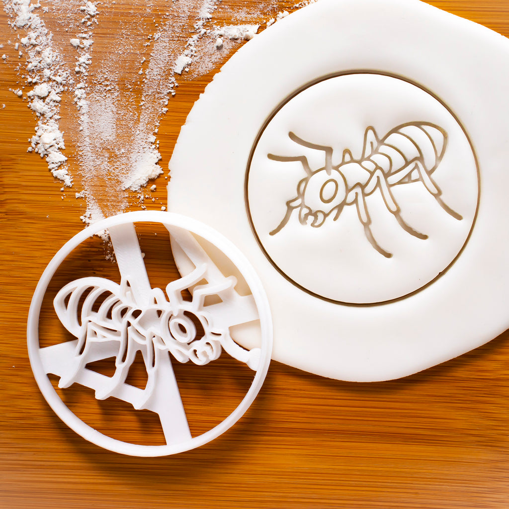 Realistic Ant Cookie Cutter – Bakerlogy