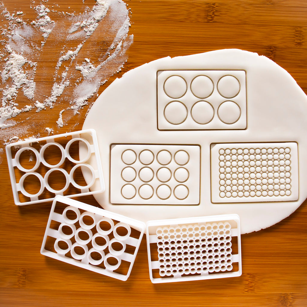 Set of 3 Laboratory Well Plate Cookie Cutters (Microplate) – Bakerlogy