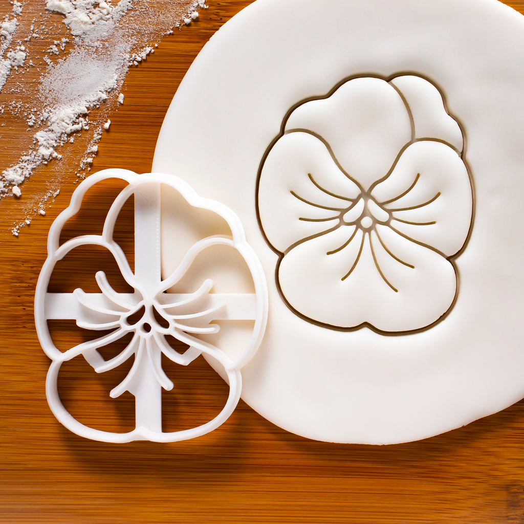 Pansy Flower Cookie Cutter – Bakerlogy