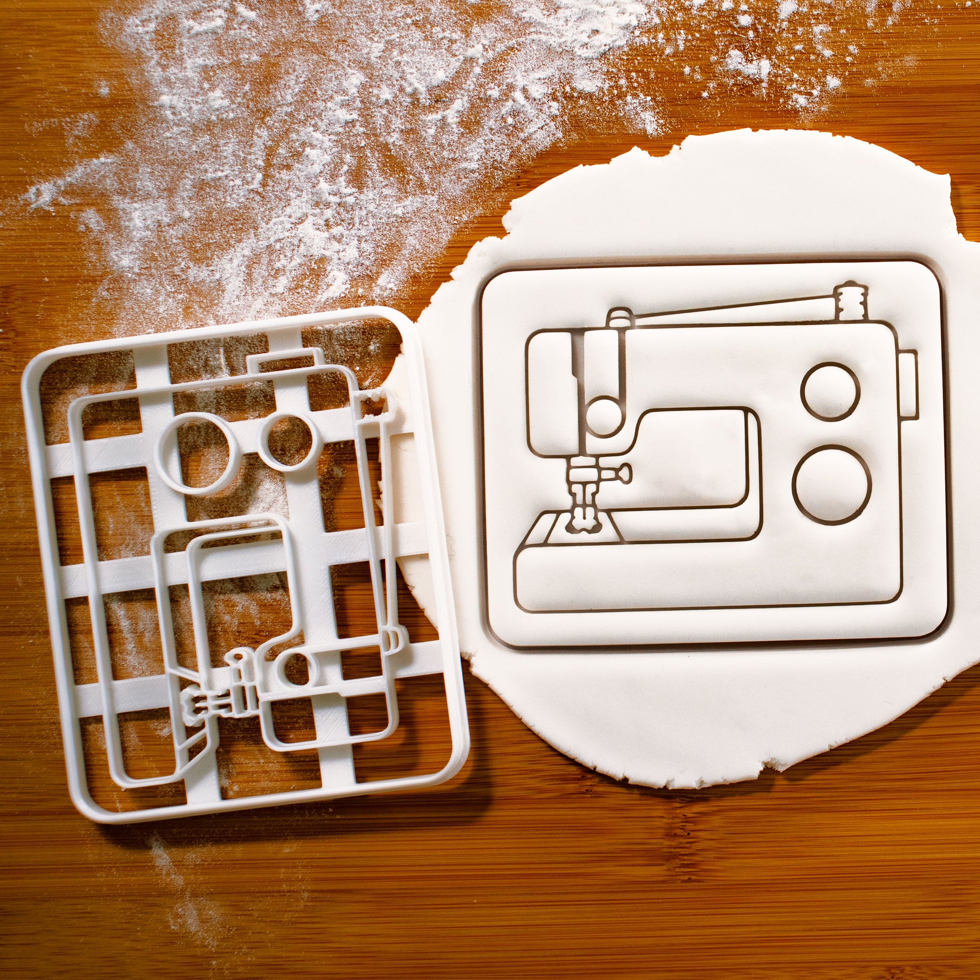 Sewing Machine Cookie Cutter – Bakerlogy